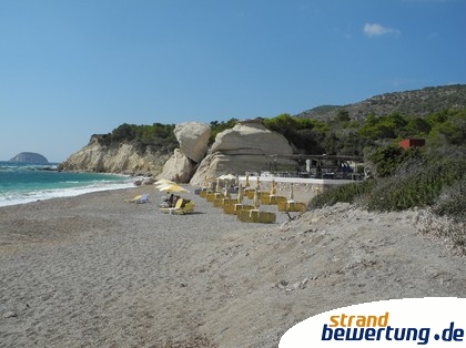 Einsamer Strand mit markanten Wellen | Fourni Beach Strandbewertung.de ...